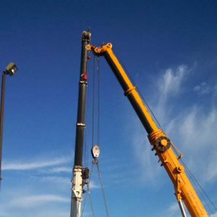 Tandem Compressor Lift | High Country Crane Service